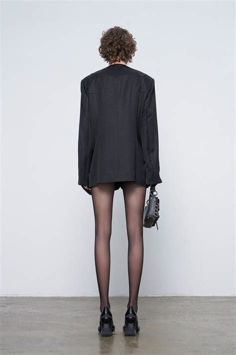 Acetate Collarless Split Suit Annakiki