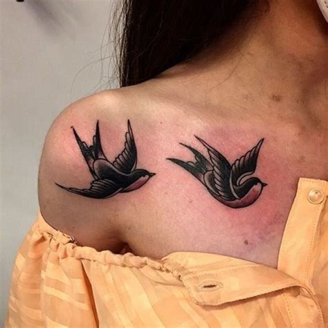 Tatuajes De Golondrinas 99 Diseños Significado Y Mejores Ideas