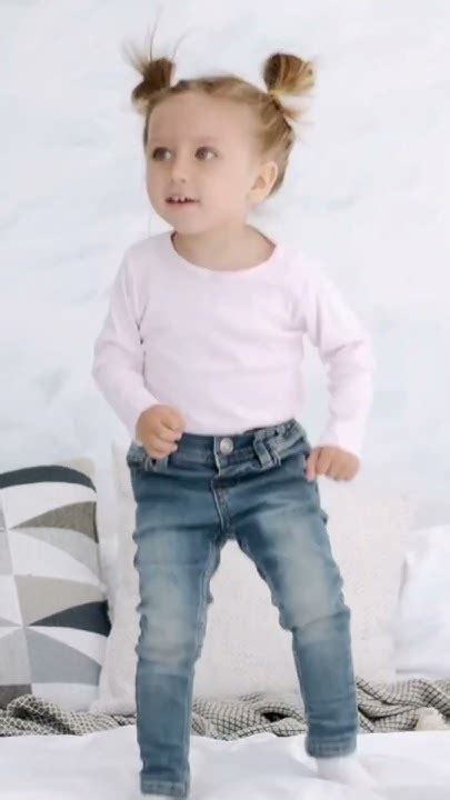 איזה בוקר נהדר שיר של אתי גרנות Youtube