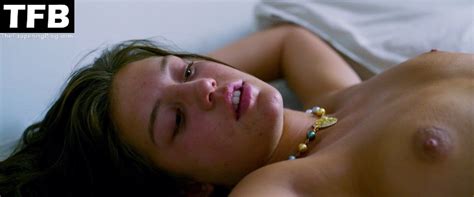 Adele Exarchopoulos Nude Sexy 10 Photos Sexy E Girls🔞