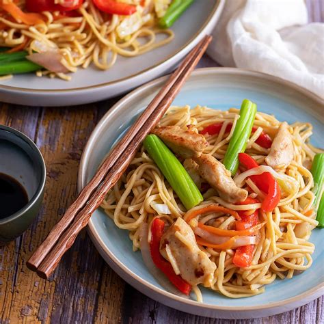 Sicín Lo Mein