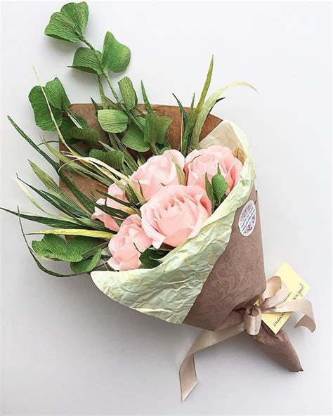 КОНФЕТНЫЕ БУКЕТЫ.Цветы с конфетами.Мастер-класс | Handmade flowers ...