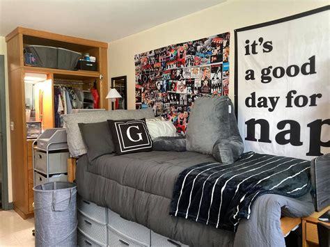 Dorm Room Ideas For Guys Dark Aesthetic College Dorm Room Ideas