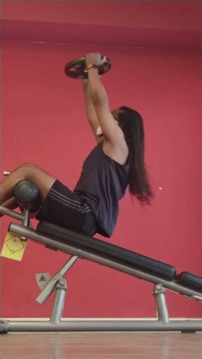 Abdominal No Banco Declinado Com Anilha Treinodeforça Treino Força