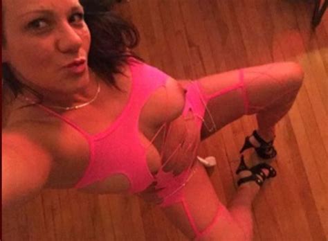 Foto De Lauriei 37 Ans 508 175 Lbs