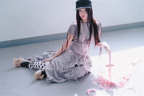 Watch Illit Sings Do The Dance In Quirky And Cute Comeback Mv Soompi