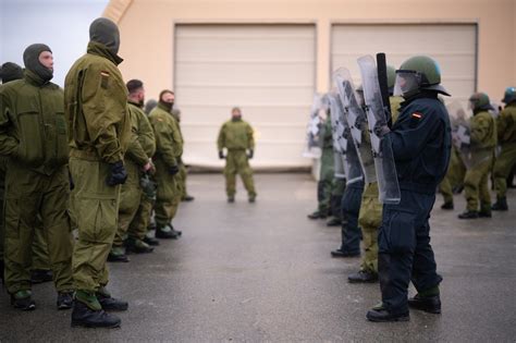 DVIDS - Images - Standoff [Image 5 of 7]