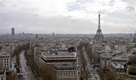 Paryžius Su „ryanair Prieskoniais Nuotraukų Albumas Delfi Veidai