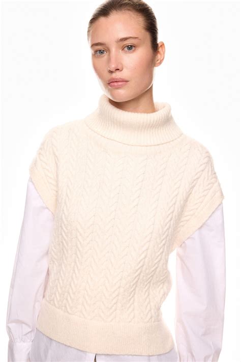 Cable Vest Tunic By 525 America Rent The Runway