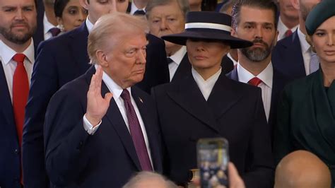 Melania Trumps Inauguration Hat Sparks Memes That—thankfully She Can