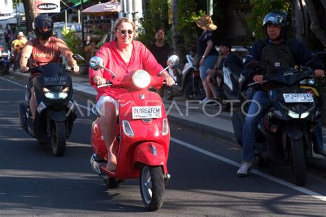 Pelanggaran Hukum Oleh Wisman Di Bali Antara Foto