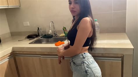 Una Vecina Vino A Visitarme Y Me Invito A Un Rapidito En Su Casa Con