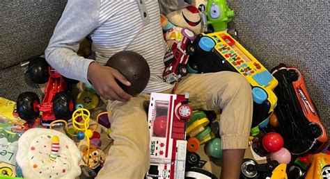 I Convinced My 4 Year Old To Throw Out Dozens Of Junk Toys With A