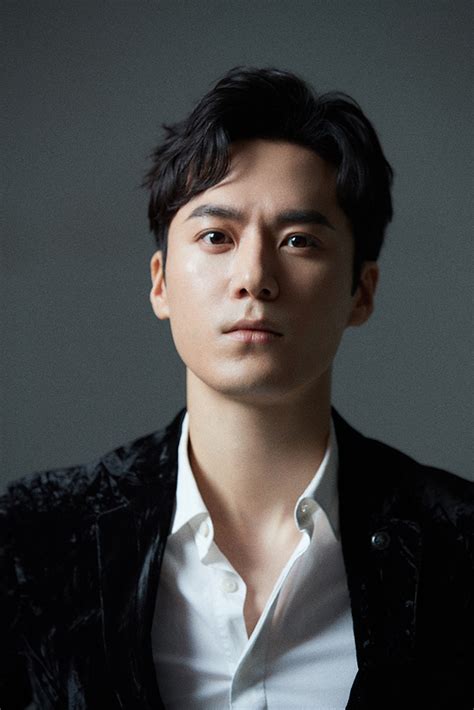 茅子俊最新光影大片曝光时尚凤凰网