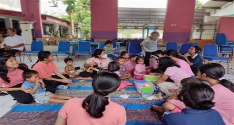 Siswa Siswi Katolik Smk Negeri 2 Semarang Berkunjung Ke Panti Asuhan