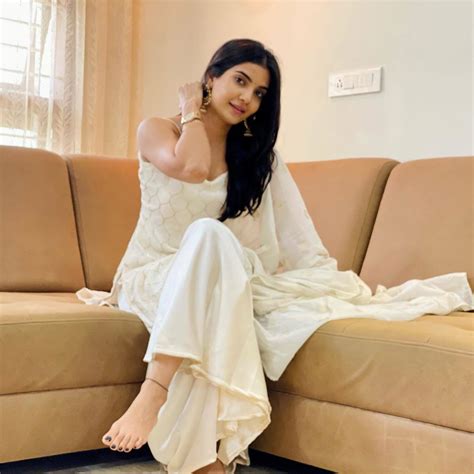 Madhuri Jains Feet