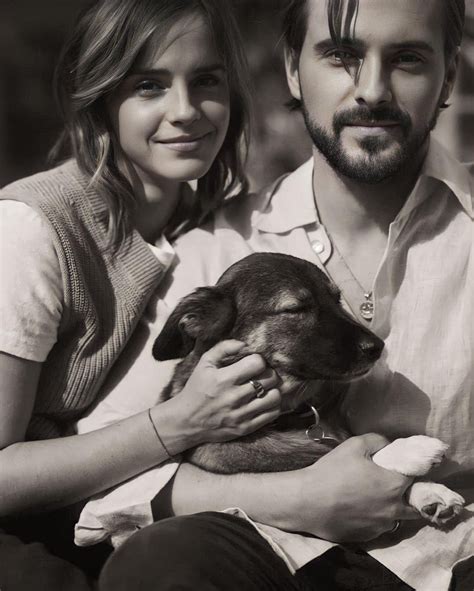 Conoce A Sofía La Perrita Que Emma Watson Adoptó En México Marie Claire México