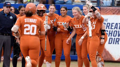 How Did The Texas Longhorns Get To The 2025 Womens College World Series