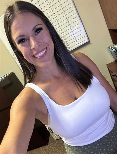 Casual Day At The Office Rcougarsandmilfssfw