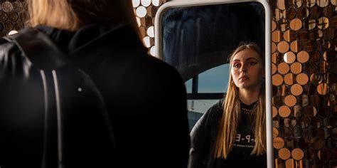 Signs You Dont Feel Emotionally Safe In Your Relationship Rhoberta Shaler Phd Yourtango