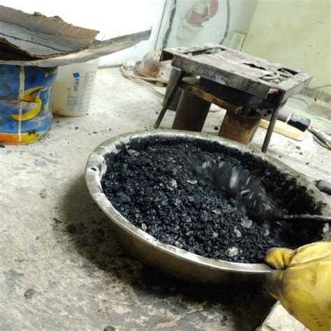 Mixing Aggregates And Manual Bitumen In The Laboratory 25 Bitumen
