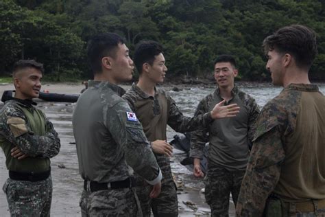 The Pic Of The Day Marine Corps Cross Training In The Sofrep
