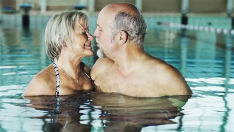 Jolyn Kreeg Luid Applaus Na Hoogtepunt Bij Zwembad LINDA Nl