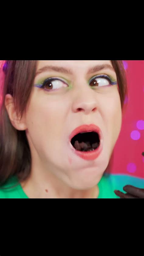 Еда шоколадного брокколи Youtube