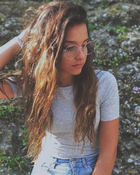 Iris Ferrari 【biography】age Net Worth Height Single Nationality Foto Di Celebrità Pose