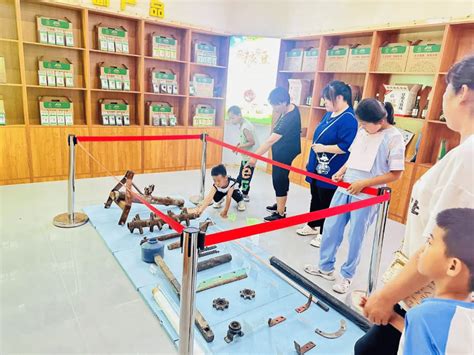 【赤诚铸魂·家国情】 少年儿童心向党 真情相伴护成长，听村里老兵讲军旅故事” ——松山区松城街道永泰社区妇联活动满族乡