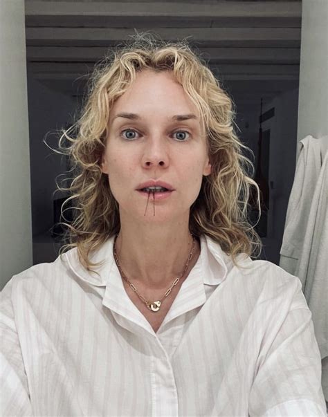 Et Elle Va Bientôt Avoir 50 Ans Elena De Troy Sest Montrée Sans Maquillage Et A Fait La