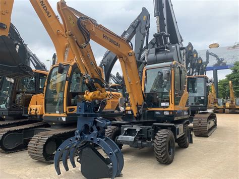 Máy Xúc đào R60w 9s Gầu 02m3