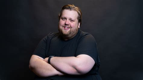 2023 Portrett 2 Quality 80andformat Andcrop 212 0 1364 2048andresize Crop