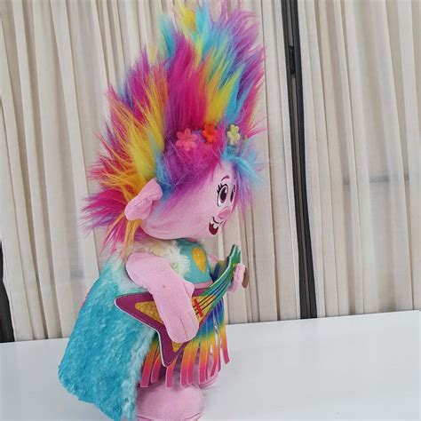Dreamworks Trolls World Tour Singing Dancing Poppy 38cms Used Very