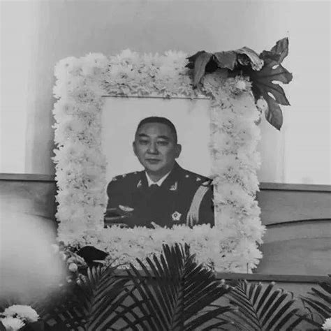 缉毒能手王宇飞去世， 警察故事”首公开→父亲女儿电话