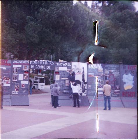 A Context Dependent Decision Online Only N1 Saree Makdisi