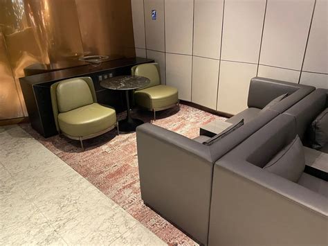 Review Singapore Airlines Silverkris First Class Lounge Singapur T3
