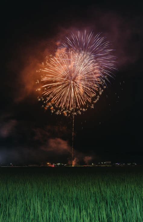 おおたま夏祭りのフィナーレを飾る大玉村の花火大会の写真素材 フリー素材ぱくたそ