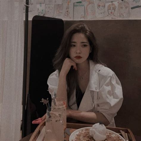 윤 Summerhy • Threads Say More