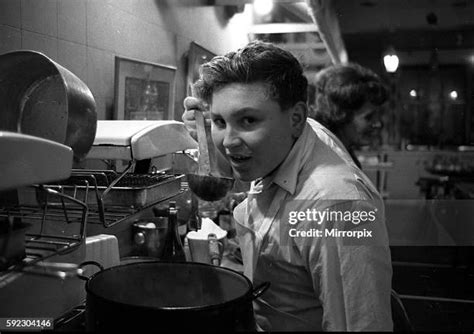 Fanny Craddock Photos Et Images De Collection Getty Images