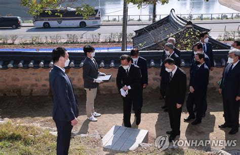 안동 임청각 사당 찾은 김부겸 총리 연합뉴스