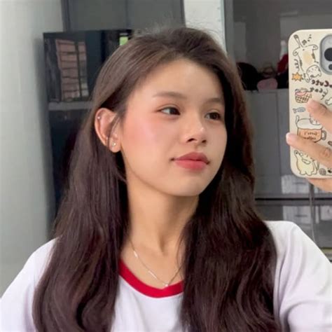 My Uyen Jasmineuyn • Threads Say More