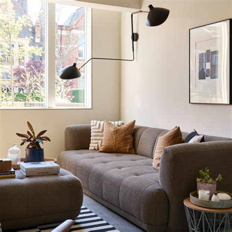 How To Decorate Small Lounge
