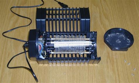 How To Replace The Fluorescent Starter In A Windhager Bug Zapper