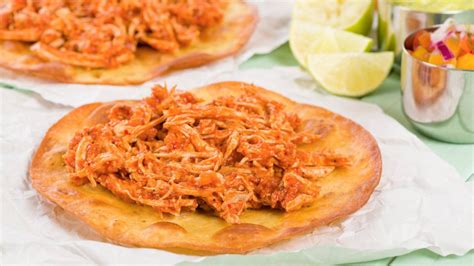 Tostadas De Tinga De Pollo Las Clásicas Que No Pasan De Moda