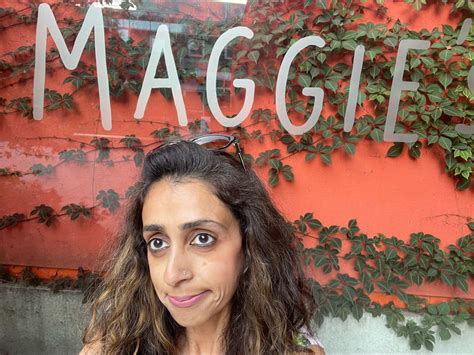Rupy Kaur On Linkedin Awkward Selfie Moment Just Before I Stepped Through The Doors At Maggies