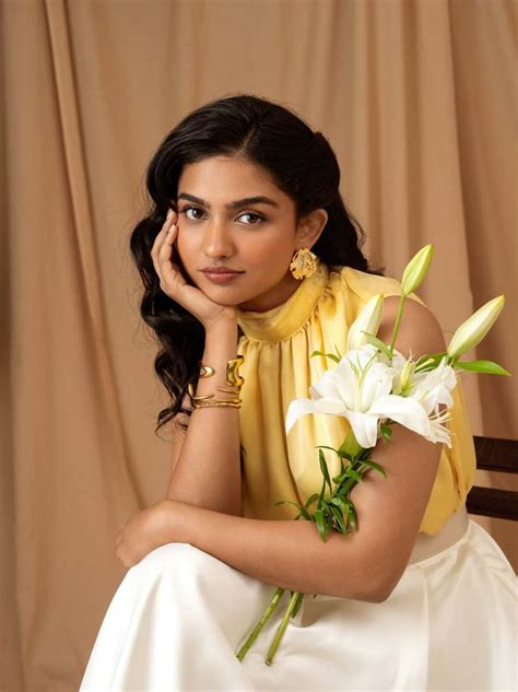 Mamitha Baiju Latest Hd Photos And Pics Gallery