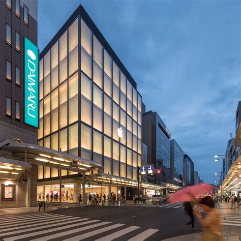 10 Striking Apple Stores By Foster Partners