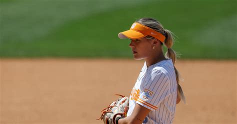 Tennessees Karlyn Pickens Breaks Record For Fastest Pitch In Ncaa