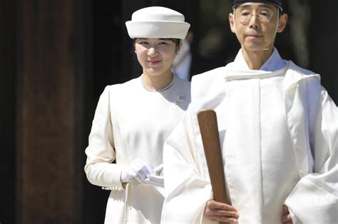 Princess Aiko Visited Meiji Shrine To Mark The Anniversary Of Empress